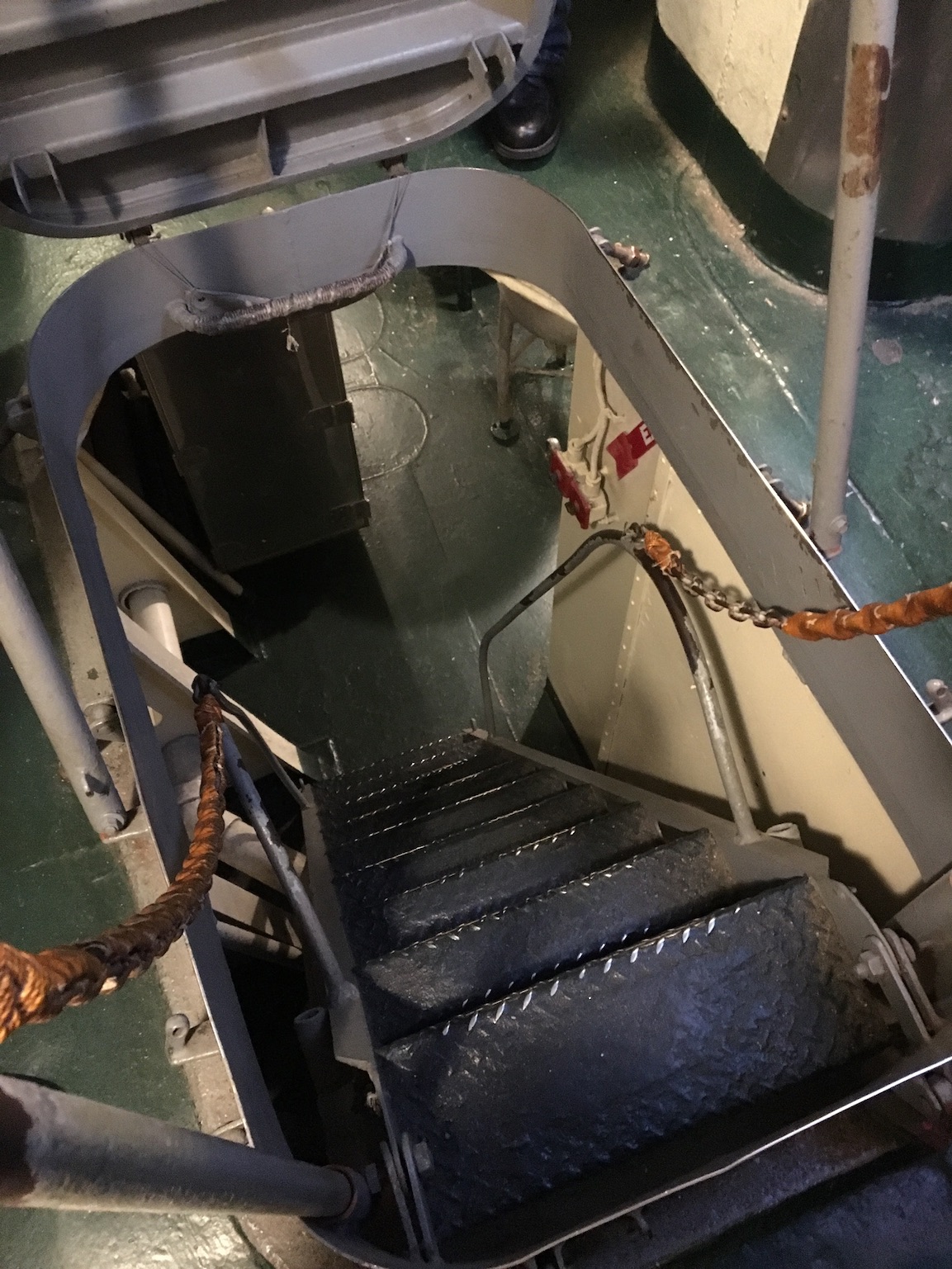 13_crews-mess_2 - USS KIDD